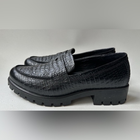 Ecco | Shoes | Ecco Womens Modtray Loafer In Black Croc Embossed ...